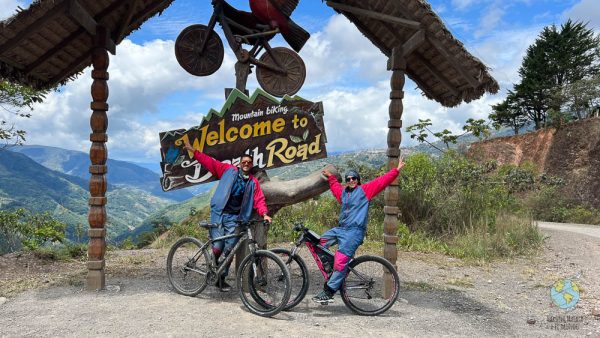 Ruta de la muerte en Bolivia - Caro & Santi | Hakuna Matata x el Mundo